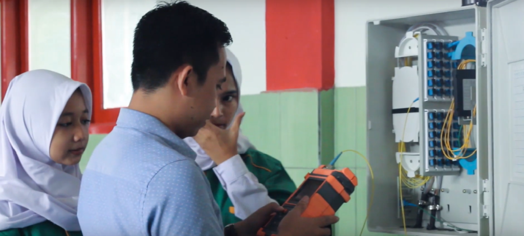 TEKNIK JARINGAN DAN KOMPUTER TELEKOMUNIKASI